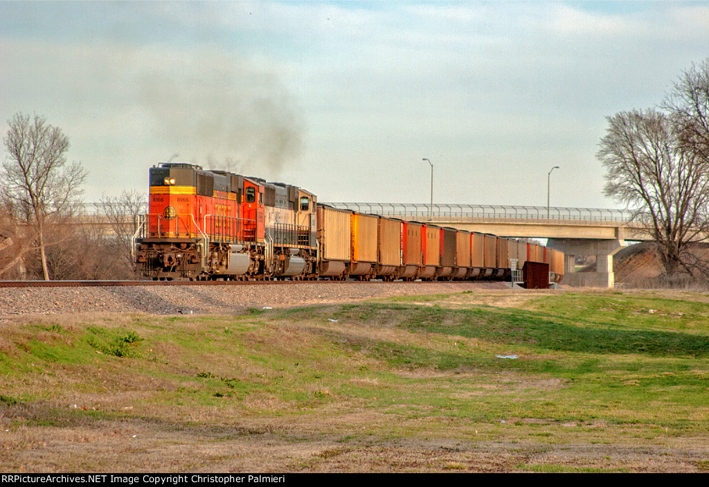 BNSF 8966
